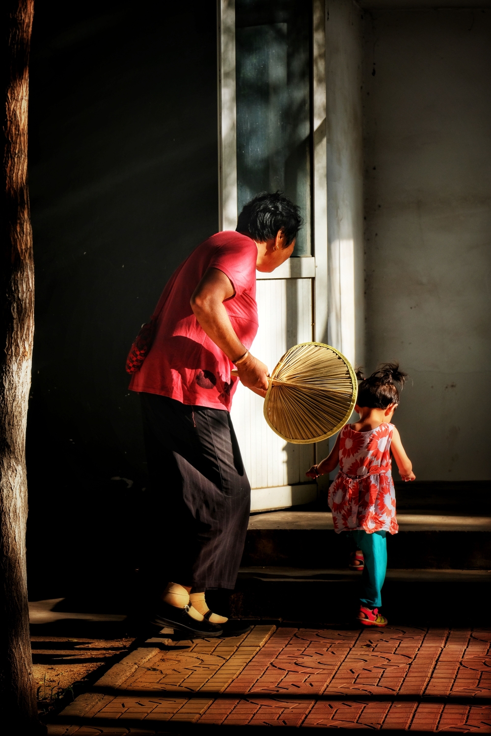 祖孙情 - 挺拔的向日老葵 - 富士（中国）极致影像- FUJIFILM